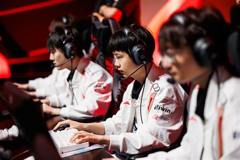 리그 오브 레전드 Tes의 반격1옵션 바텀 앞세워 3세트 완승 Vortex Gaming