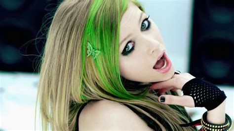 Avril Lavigne Avril Lavigne Open Mouth Singer Green Hair Hd Wallpaper Wallpaper Flare