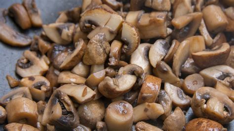 The Best Way To Freeze Mushrooms So They Stay Fresh For Later