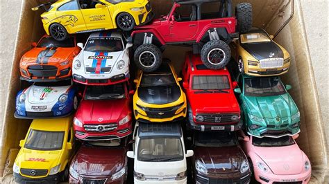 Box Full Of Model Cars 다이캐스트 자동차로 가득 찬 상자 ダイキャストカーが詰まった箱 نماذج