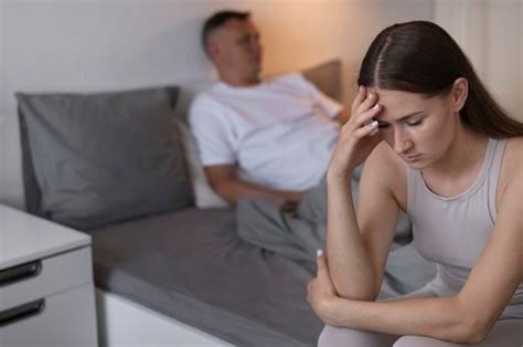 Inilah Deretan Benda Yang Sebaiknya Dijauhkan Saat Kalian Bercinta Bisa Bikin Gairah Menurun