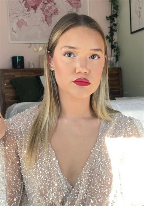 Olivia Ponton 10312022 • Celebmafia