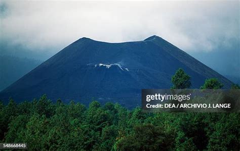 Paricutin Volcano Photos And Premium High Res Pictures Getty Images