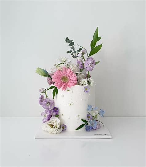 다름케이크 건대케이크 피규어케이크 웨딩케이크 영어유치원케이크 프로포즈케이크 생화케이크 브라이덜샤워케이크 레터링 없이 깔끔하게 마무리 🫧 사이즈 1호단추가 •디자인