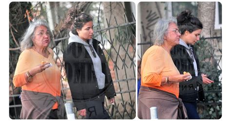 Марта Вачкова на разходка с дъщеря си СНИМКИ