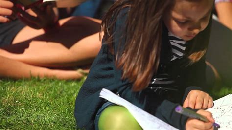 Дора Изследователката вече и на книжка Youtube