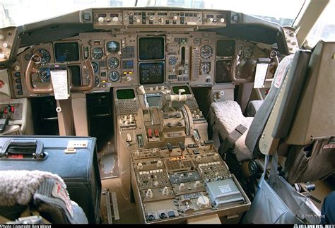Boeing 767 300 Cockpit