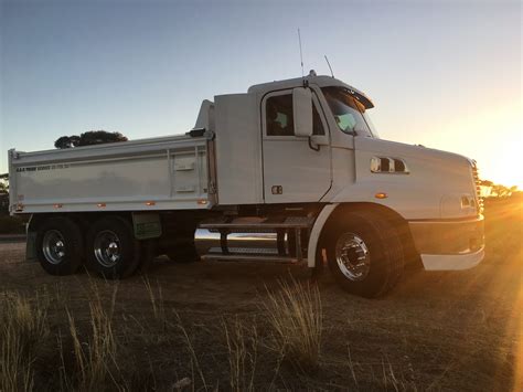 Tipper Truck Js Bobcat Freightliner 6 Wheel Jsbobcat
