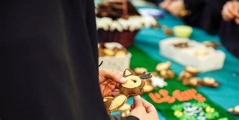 عروسک عاشقی همراه زائران کوچک اربعین عروسک هایی که از نیشابور تا کربلا