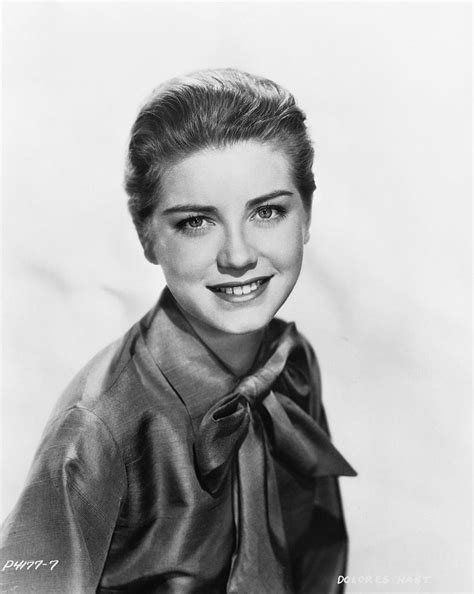 Life Story And Glamorous Photos Of Dolores Hart From Actress To Nun