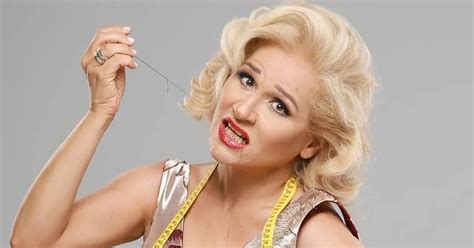 Μπέσσυ Μάλφα Μακάρι να αποπλανούσε έτσι και εμάςΔείτε το βίντεο