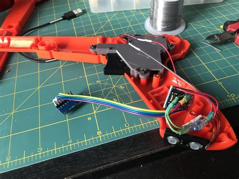 A Nintendo Zapper Converted Into A Mouse With Arduino Micro And An
