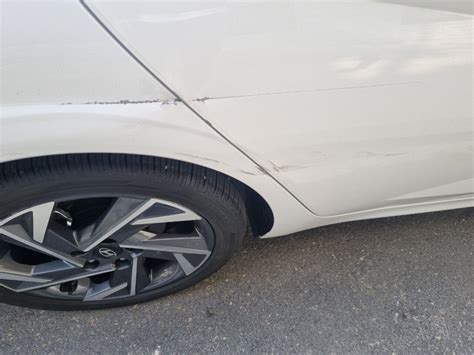 차 뒷문 뒷휀더 시원하게 긁엇서요 자동차 에펨코리아