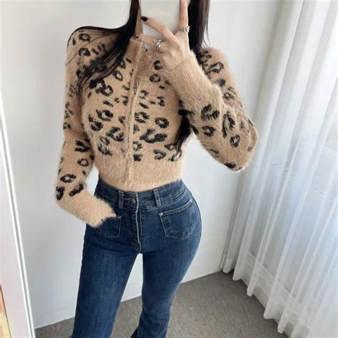 레오파드 호피 패턴 퍼 세미 크롭 집업 니트 가디건 3컬러