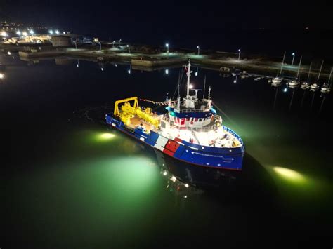 Forth Constructor En La Sede De Briggs Marine En Burntisland 𝗘𝗡𝗚