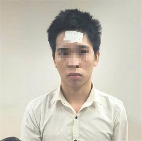 Đối tượng truy nã bị bắt khi vừa xuống sân bay Tân Sơn Nhất