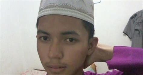 Cowok Ngaceng Ngaceng 1
