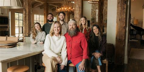 Willie Robertsons Retirement Explained What It Means For Duck Dynasty
