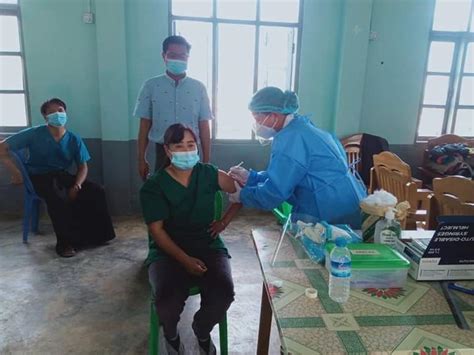 လဟယ်မြို့တွင် ကျန်းမာရေးဝန်ထမ်းများအား ပထမအကြိမ် ကိုဗစ် ၁၉‌‌ရောဂါ ကာကွယ