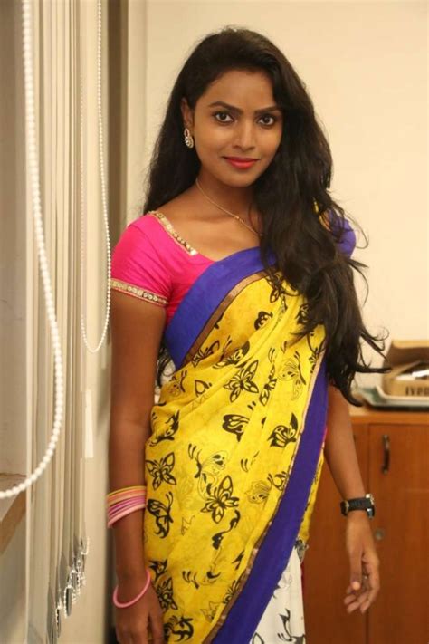 Sowmya Photos Latest Hd Images Pictures Stills And Pics Filmibeat