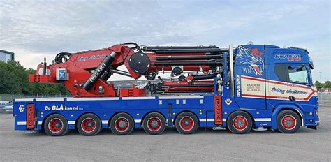 Представлен новый кран на шасси Scania 14x4