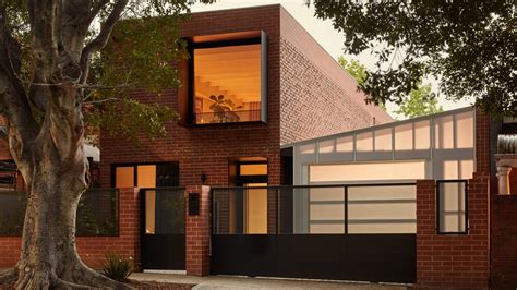 Oozy Mortar Gives Textured Finish To Home In Australia By Studio Roam