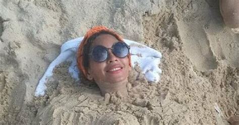 Beyonce Photo Prompts Pregnancy Rumors