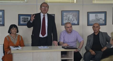 ცივი ხელებით ყვავილს ვერ დახატავ