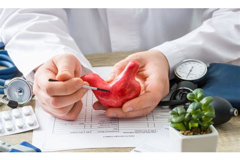 8 първи симптоми на рак на стомаха