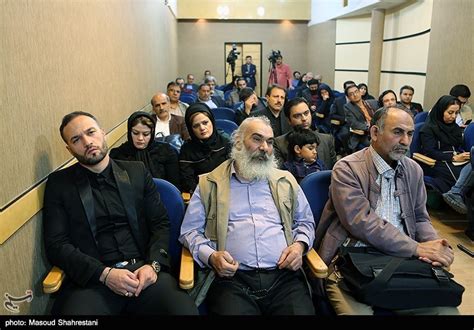 فیروز زنوزی جلالی هرگز خود را دستخوش جریان های سیاسی نکرد؛ او مملو از