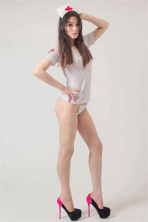 무료 이미지 여자 다리 초상화 고양이 유행 의류 헤어 스타일 수영복 긴 머리 인간의 몸 대퇴골 섹시한