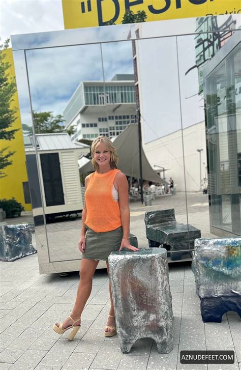 Sandra Shaw Feet Aznudefeet