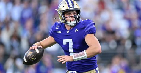 Dash Beierly Is A Husky Uw Dawg Pound