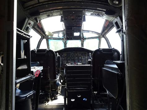 계기판 고도 고도계 교통 기술 길 찾기 네비게이션 시스템 단추 대시보드 레이다 비행 비행 갑판 비행기 비행기 여행 상업 비행 스위치 엔지니어링