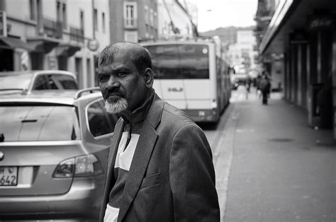 무료 이미지 보행자 겨울 검정색과 흰색 사람들 도로 시티 차량 단색화 레인 가로 사진 Bw 솔직한 하부 구조 스위스 스타트 스냅 사진