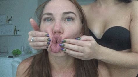 Hard Squeeze Of Big Fish Lips Lf Horny And Sexy Milf Clips4sale