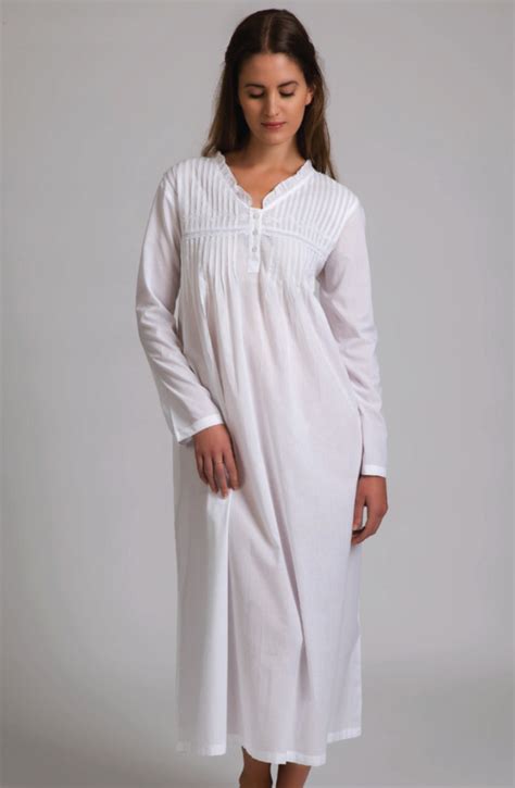 Why Long Sleeve Cotton Nighties Are A Must Have