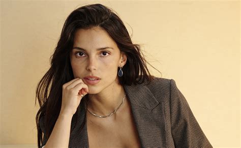 Who Is The ‘obsession Lead Actress 5 Things To Know About Inde Navarrette