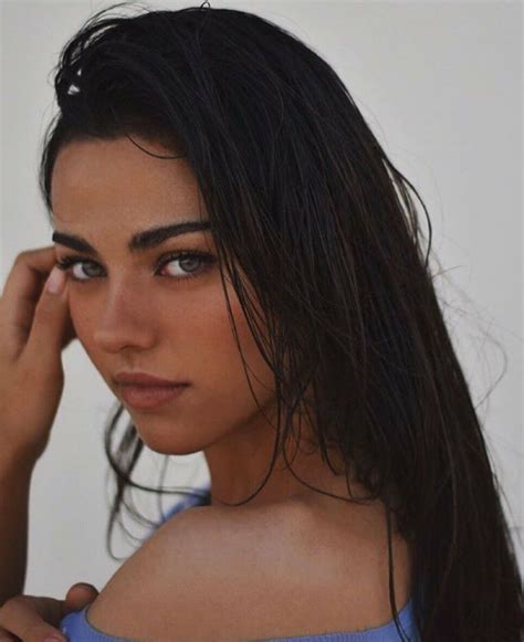 Pin By Hrmoon92 On Green Eyed Raven Dark Hair Natural Beauty Face