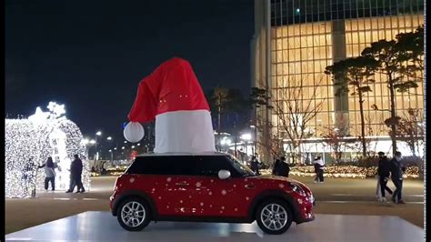 초대형산타모자 롯데월드몰 석촌호수 크리스마스 쇼윈도우 장식 외제차 전시장 차량장식 잠실 롯데 디자인센스 조명숙플라워 초대형꽃 서민갑부꽃 Youtube
