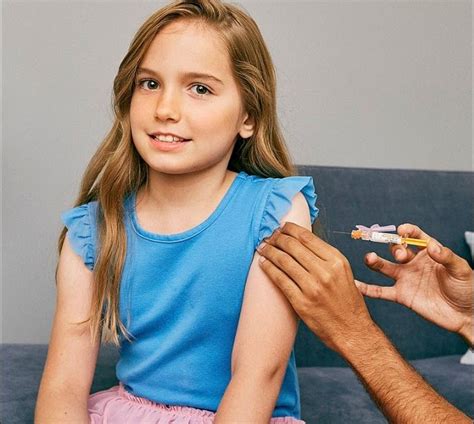 වයස අවුරුදු 10 සම්පූර්ණ වූ ගැහැණු දරුවන්ට ලබා දෙන අනිවාර්යය එන්නත