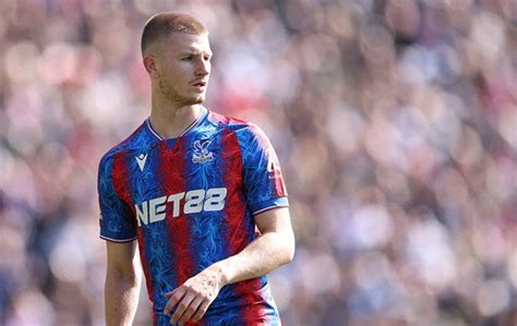 В АПЛ визріла боротьба за юного хавбека Крістал Пелес