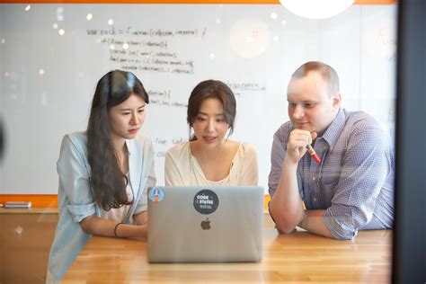 오늘 3월 8일은 세계 여성의 코드스테이츠 Code States 혁신적인 코딩 교육 부트캠프