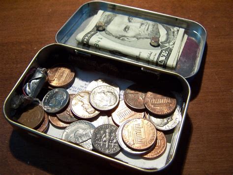 Altoid Can Wallet 5 Steps Instructables