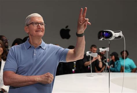 Tim Cook Early Apple Vision Pro Was A Monster That Wasnt Wearable