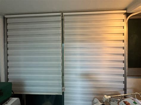 흰색 암막 블라인드 2개 일괄 당근 중고거래