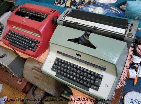 1975 IBM Model D Executive On The Typewriter Database