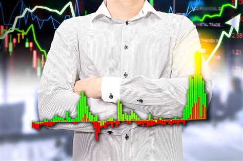 국제 세계 비즈니스 주식 금융 개념 사업가 그의 비즈니스 성장 및 Led 디스플레이에 주식 시장 디지털 그래프 차트와 함께 진행 세계 3d 개념에 대한 스톡 사진 및 기타