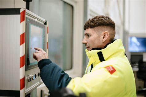 Rudy The Robot Does Doors Cars4starters