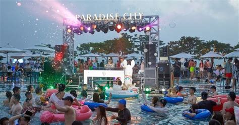 호텔 풀 파티에 워터밤까지이른 더위 식히는 축제 시작